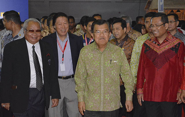 IIMS 2015 Resmi Dibuka Wapres Jusuf Kalla - OTOBLITZ.NET | OTOBLITZ.NET IIMS 2015 Resmi Dibuka Wapres Jusuf Kalla - OTOBLITZ.NET | OTOBLITZ.NET