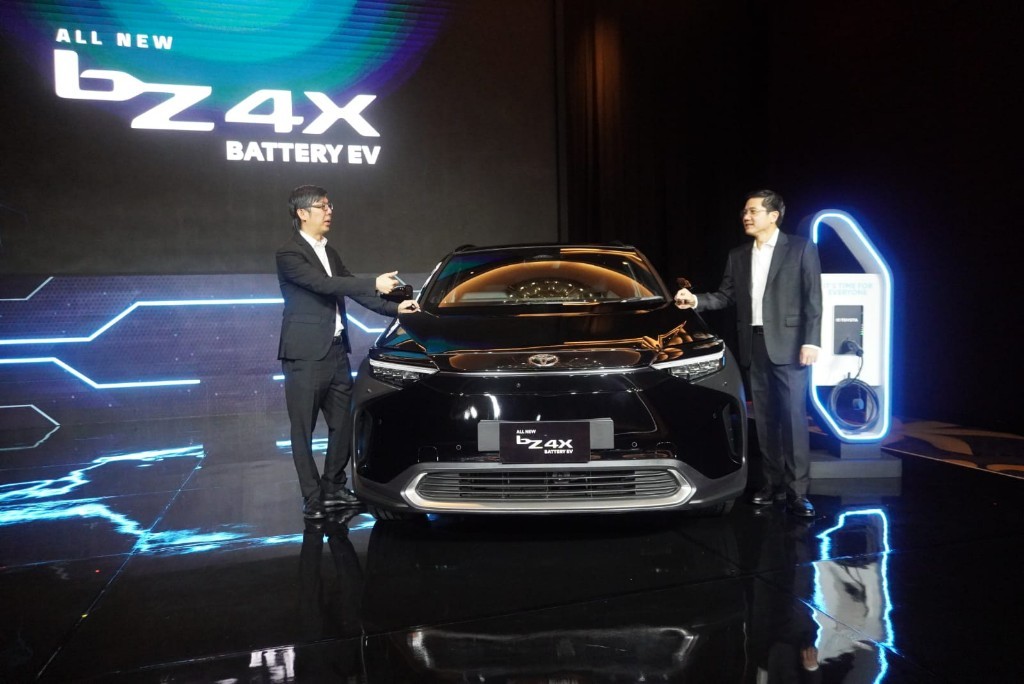 All New Toyota bZ4X, Battery EV Toyota Pertama di Indonesia - OTOBLITZ.NET | OTOBLITZ.NET
