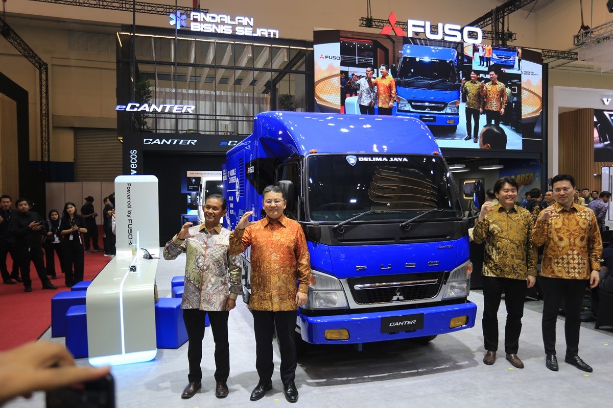 KTB Fuso Perkenalkan Inovasi EV Mobile Charger di GIIAS 2025 - OTOBLITZ.NET | OTOBLITZ.NET